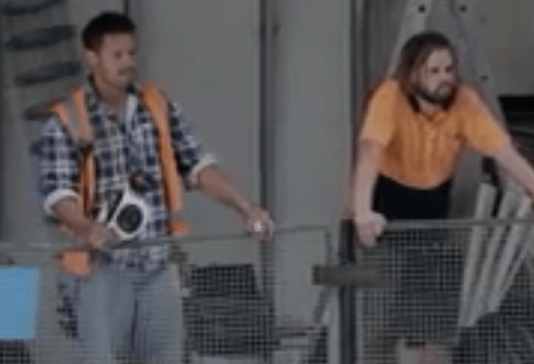 Aussie Builders surprise public with loud empowering statements YouTube ...